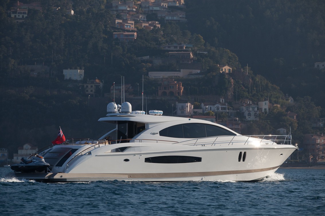 Yacht LIZZI, Lazzara LSX | CHARTERWORLD Luxury Superyacht Charters